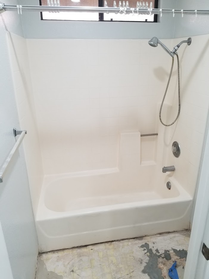 Bathroom Refinishing Before & After Gallery | 24hour Bath Inc.