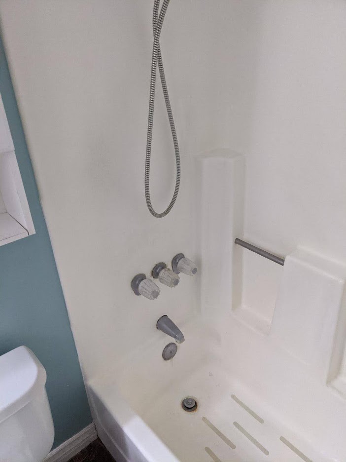 Fiberglass Tub & Shower Refinishing | 24hour Bath Inc.